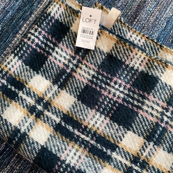 LOFT | Accessories | Nwt Loft Infinity Scarf Very Soft | Poshmark